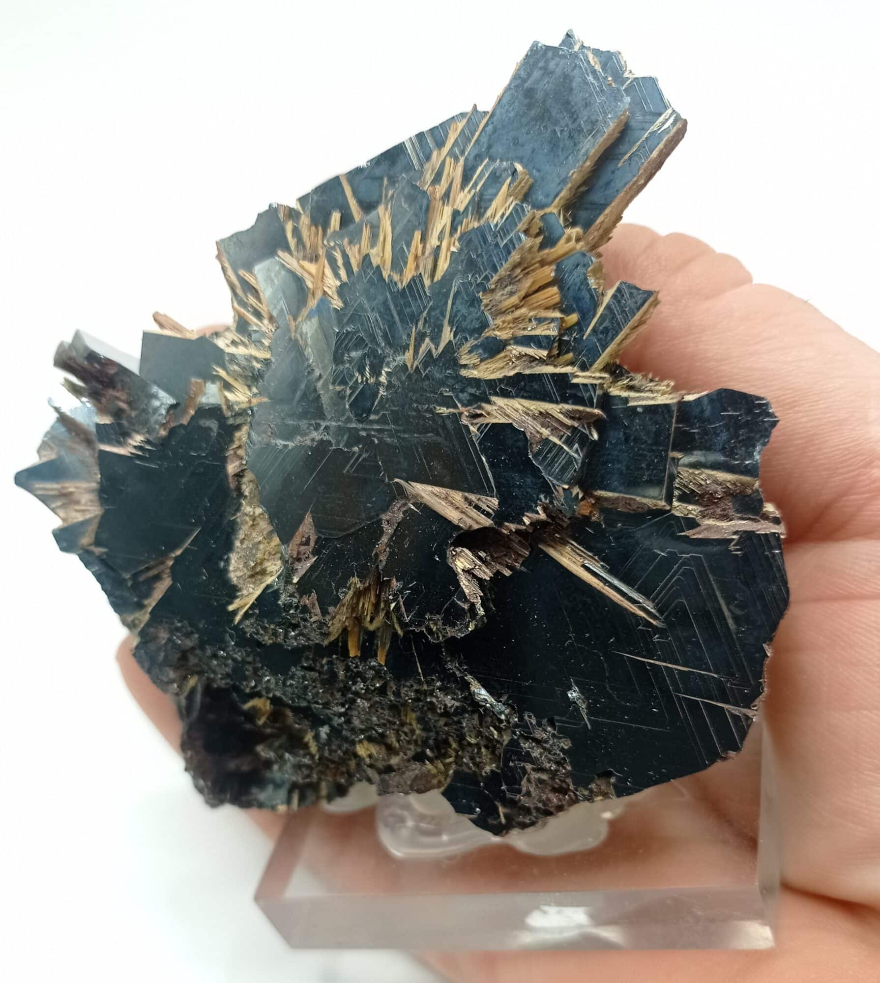 Hematite and Rutile, Ibitiara, Bahia, Brazil.