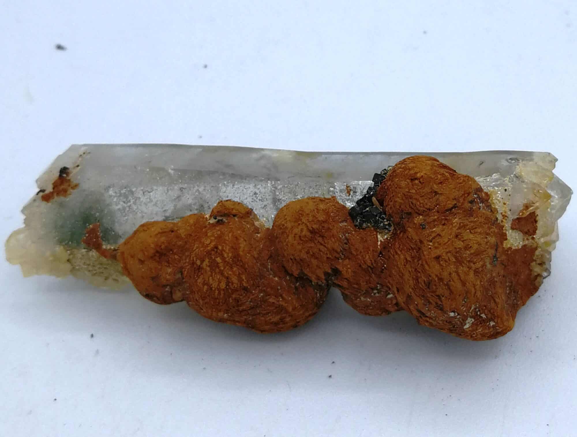 Mineral specimens in pseudomorphosis and perimorphosis